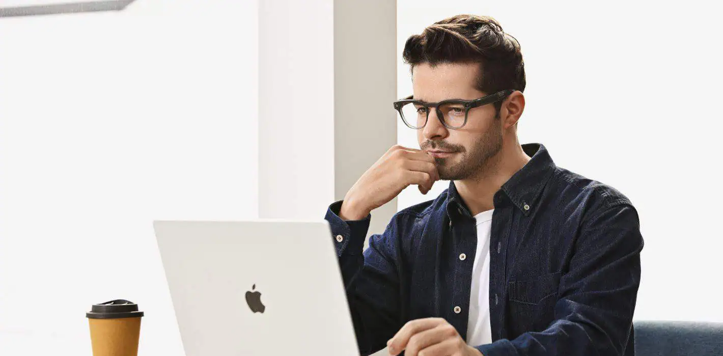 When AI and smart glasses meet, you get the Looktech AI Glasses